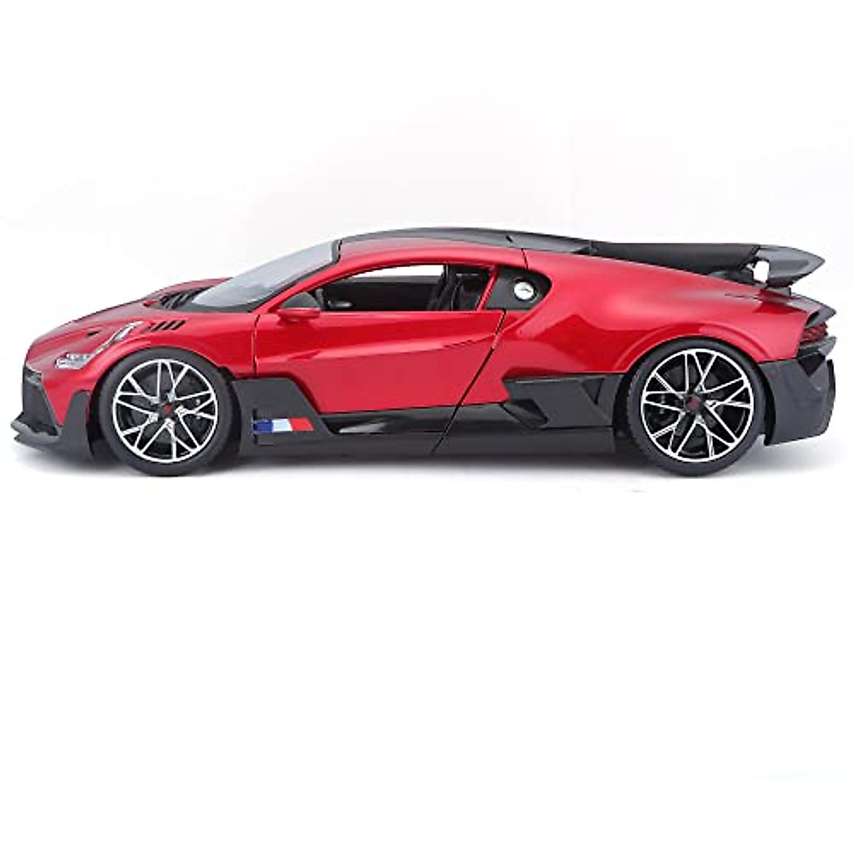 Bburago Bugatti Divo 1/18 Diecast Model Car 11045 Red, (18-11045MTRD)