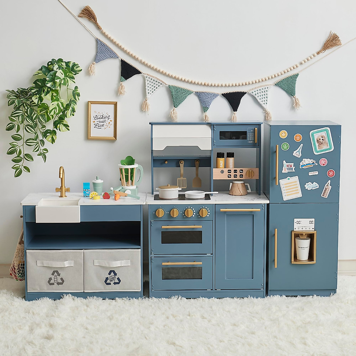 Teamson Kids Little Chef Atlanta Large Modular Wooden Play Kitchen with Interactive, Realistic Features, and 17 Kitchen Accessories, for 3yrs and up, Blue/White/Gold