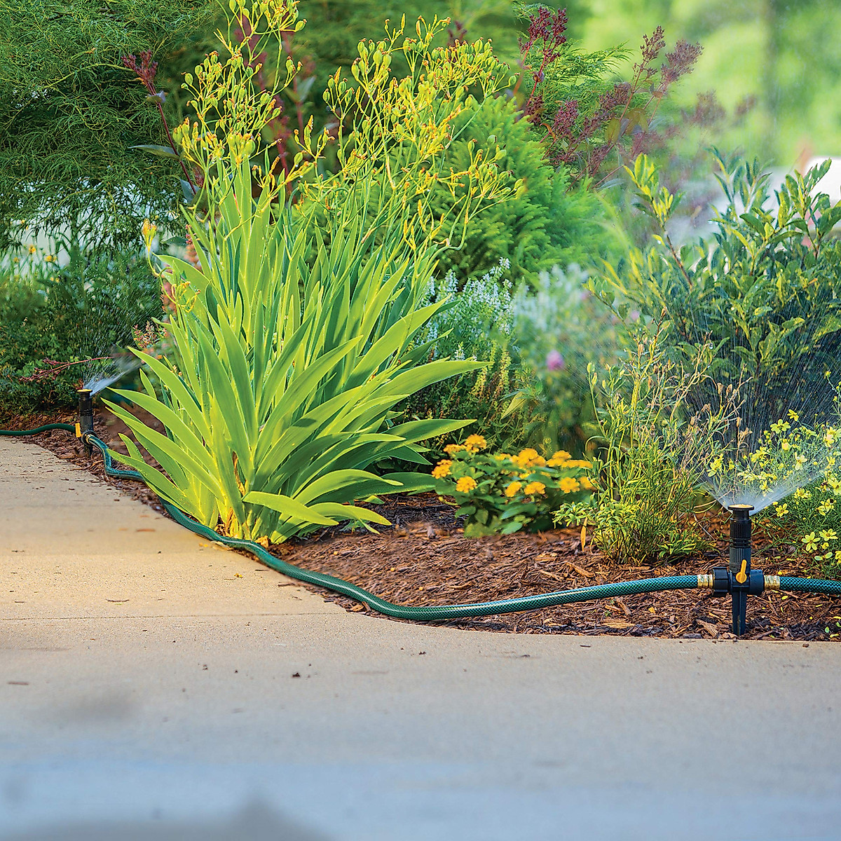 Melnor 65191AMZ Adjustable Spike Set Sprinkler Bundle, Green, Yellow