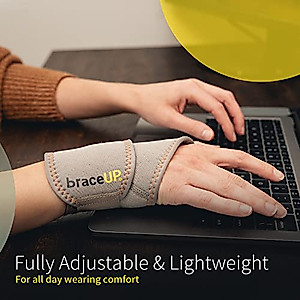 BraceUP Adjustable Wrist Wrap for Men and Women - Workouts Wrist Band, Carpal Tunnel Compression Wrist Brace, Tendonitis Wrist Splint, Left Right Hand One Size Adjustable (Black)
