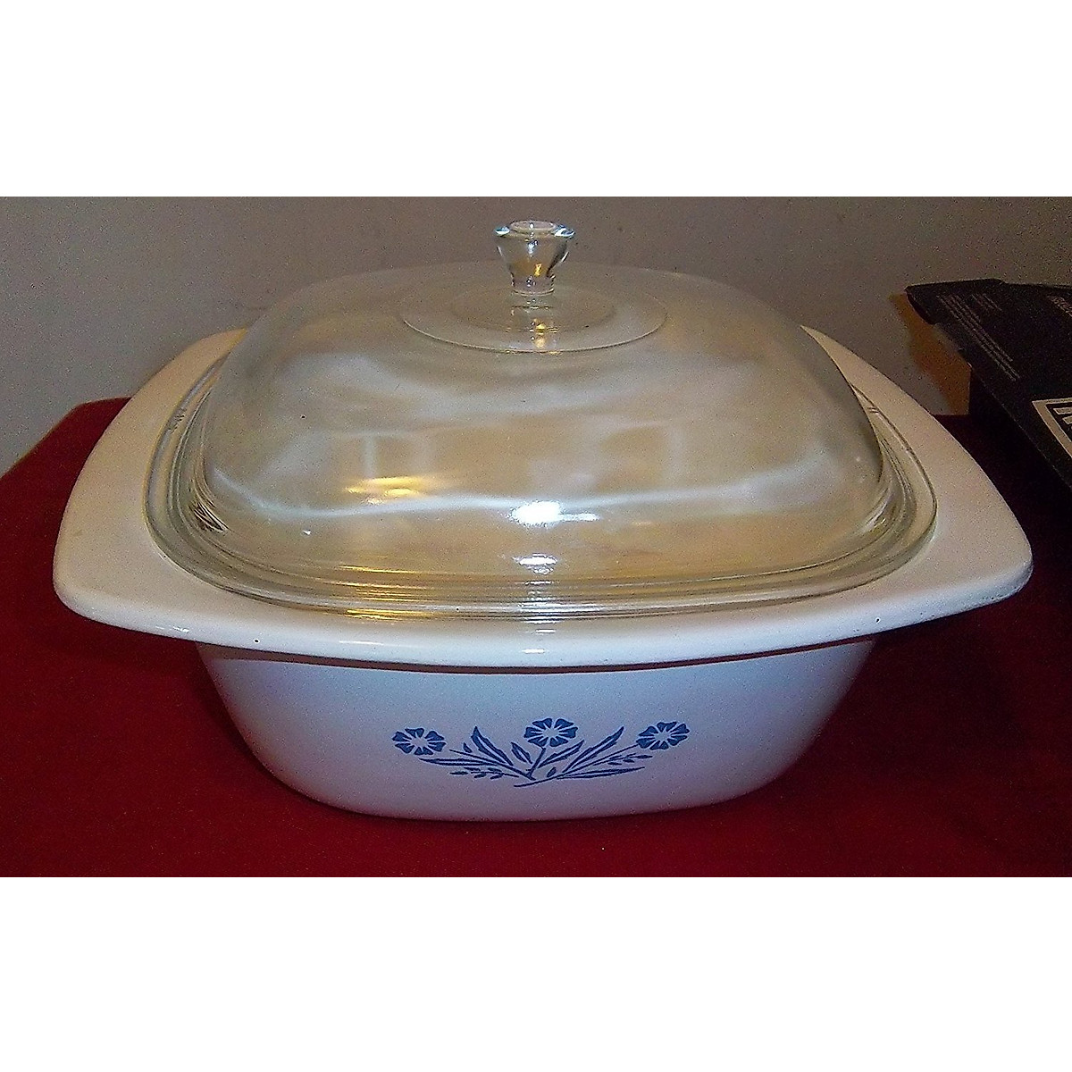 Corning Ware 4 quart Dutch oven P – 34 – B with lid