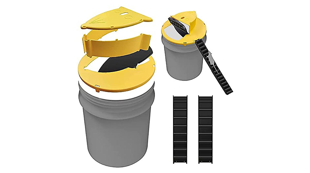 Humane Mouse Trap Bucket Lid - Auto Reset for Indoor & Outdoor Use