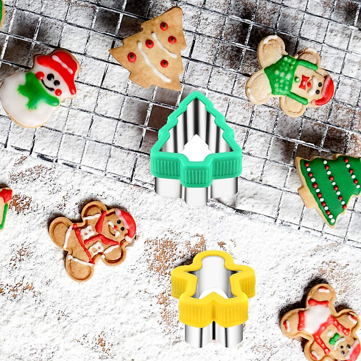 Tmflexe Stainless Steel Christmas Cookie Cutters with Comfort Grip for Christmas Party and Baking Gift, Happy Gingerbread Man,Christmas Tree,Candy Cane,Snowman 4 Styles