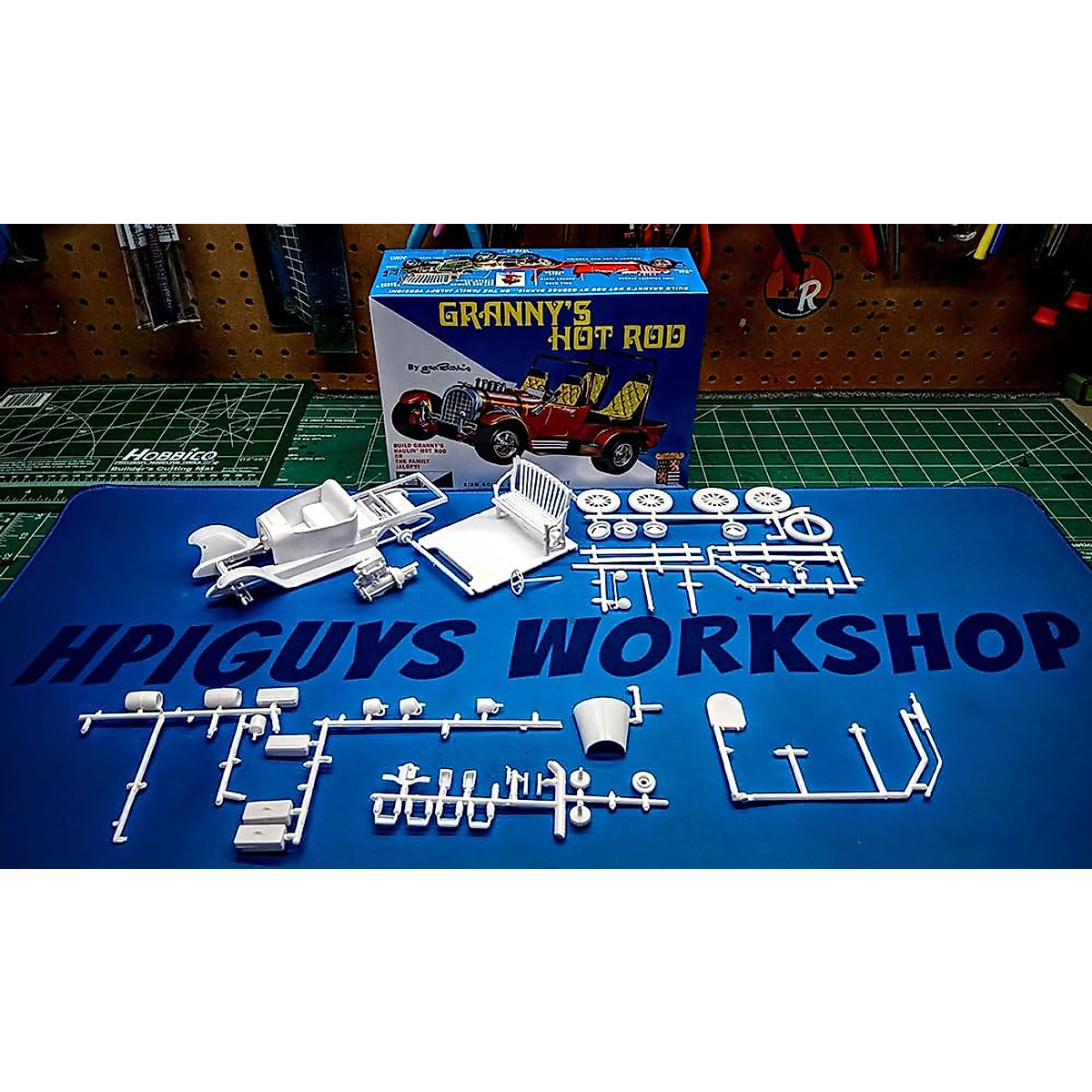 MPC Granny's Hot Rod George Barris 1:25 Scale Model Kit