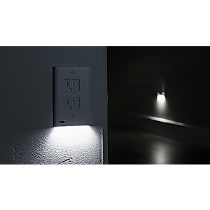SnapPower 3 Pack SafeLight [for Décor Outlets] - Self-Closing Safety Cover Plate with LED Night Light - Child-Proofing Wall Plate Helps Protect Baby from Electrical Shock - (Décor, White)