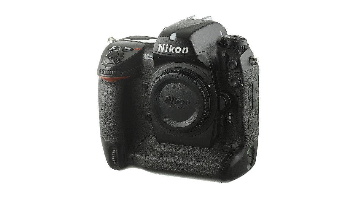 Nikon D2Xs Digital SLR Camera - High-Performance Photography Gear