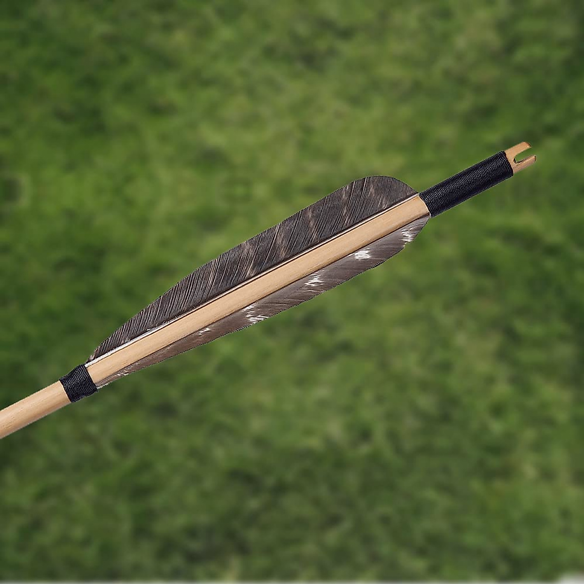 Huntingdoor 12 Pcs Turkey Feather Fletching Wooden Arrows Archery Target Arrows with Field Points for Recurve Bow or Longbow Targeting Practice Shooting (NATURE)