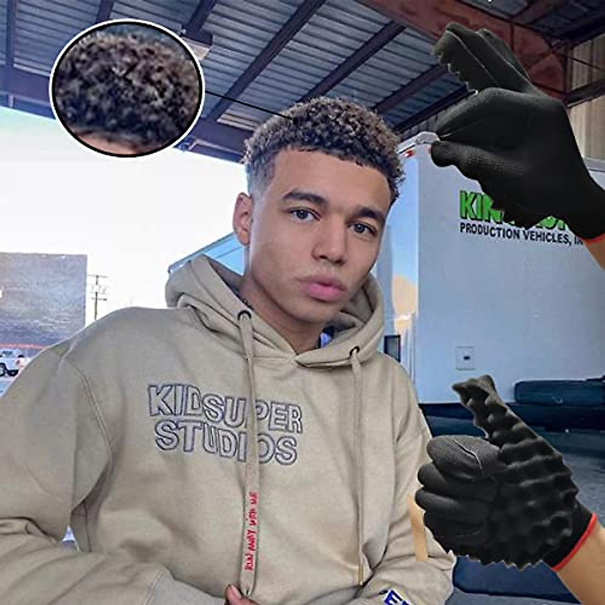 2PCS Hair Curl Sponge Gloves, Magic Curly Sponge Gloves Barber Curl Twist Sponge Glove Hair Sponge for Curling Twisting and Dread, Hair Brush Sponges for Black Men Curls (Right Glove)