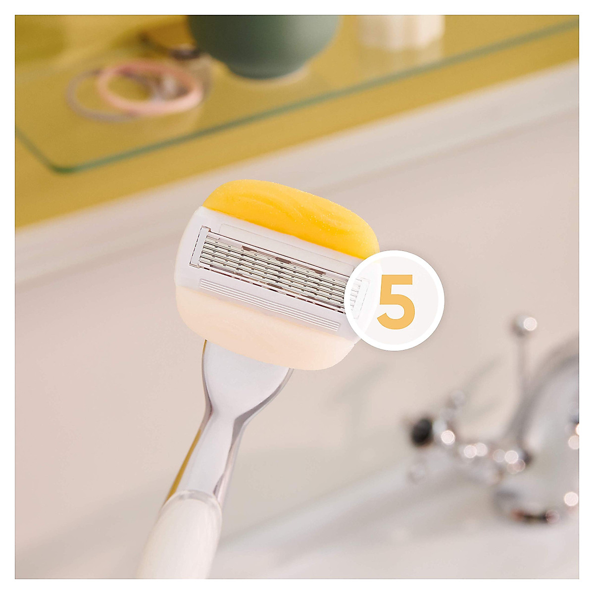 Gillette Venus ComfortGlide Coconut with Olay Razor Blades Women, Pack of 6 2-In-1 Razor Blade Refills with Moisture Bars (Packaging May Vary)