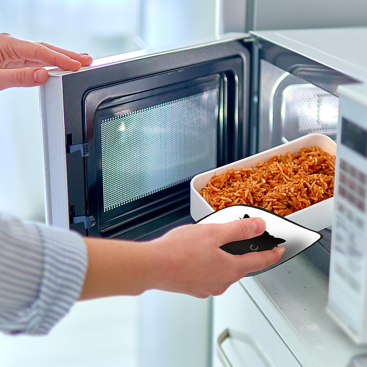 Gearsly Pot Holder Set of 2,Black Cat Eye Cute Cat Kitchen Heat Resistant Potholder for BBQ Cooking Baking,Food Hot Pat for Women Men Kitchen Wear