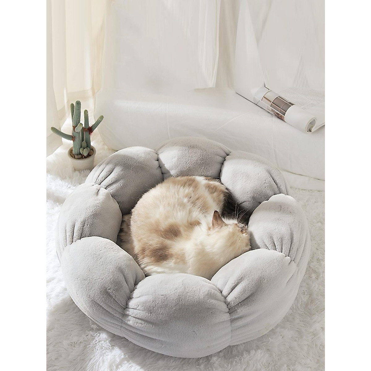 QWINEE Flower Shaped Cat Dog Bed Cat Bed Warm Soft Plush Warm Winter Nest Round Washable Non-Slip Pet Bed for Small Medium Dog Puppy Kitten Kitty Sleeping Grey S