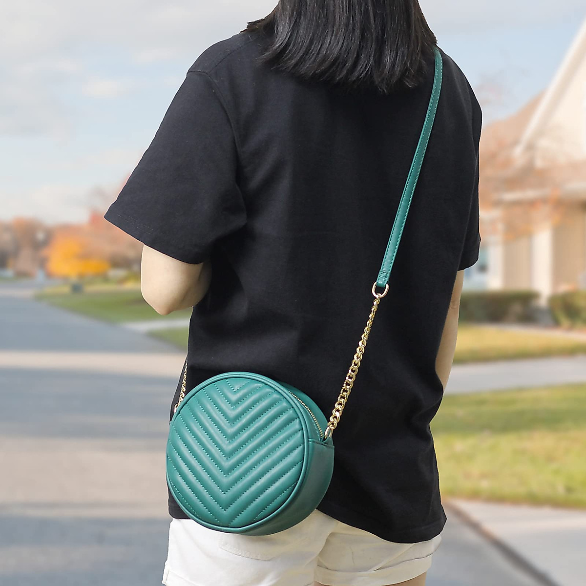 RCFJ b y K L A N D Round Crossbody Bag for Women,PU Leather Shoulder Bag with Metal Chain Strap, Cellphone Purses with Zipper