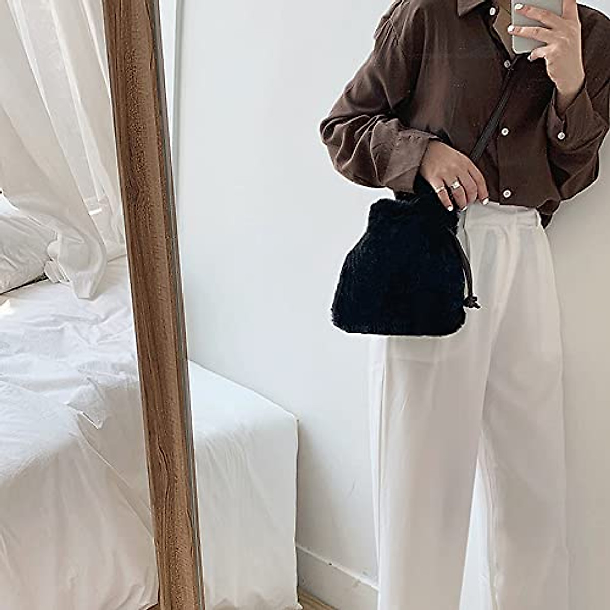 Van Caro Women’s Fashion Fuzzy Shoulder Bucket Purse Drawstring Bag Cross Body Bag, Black