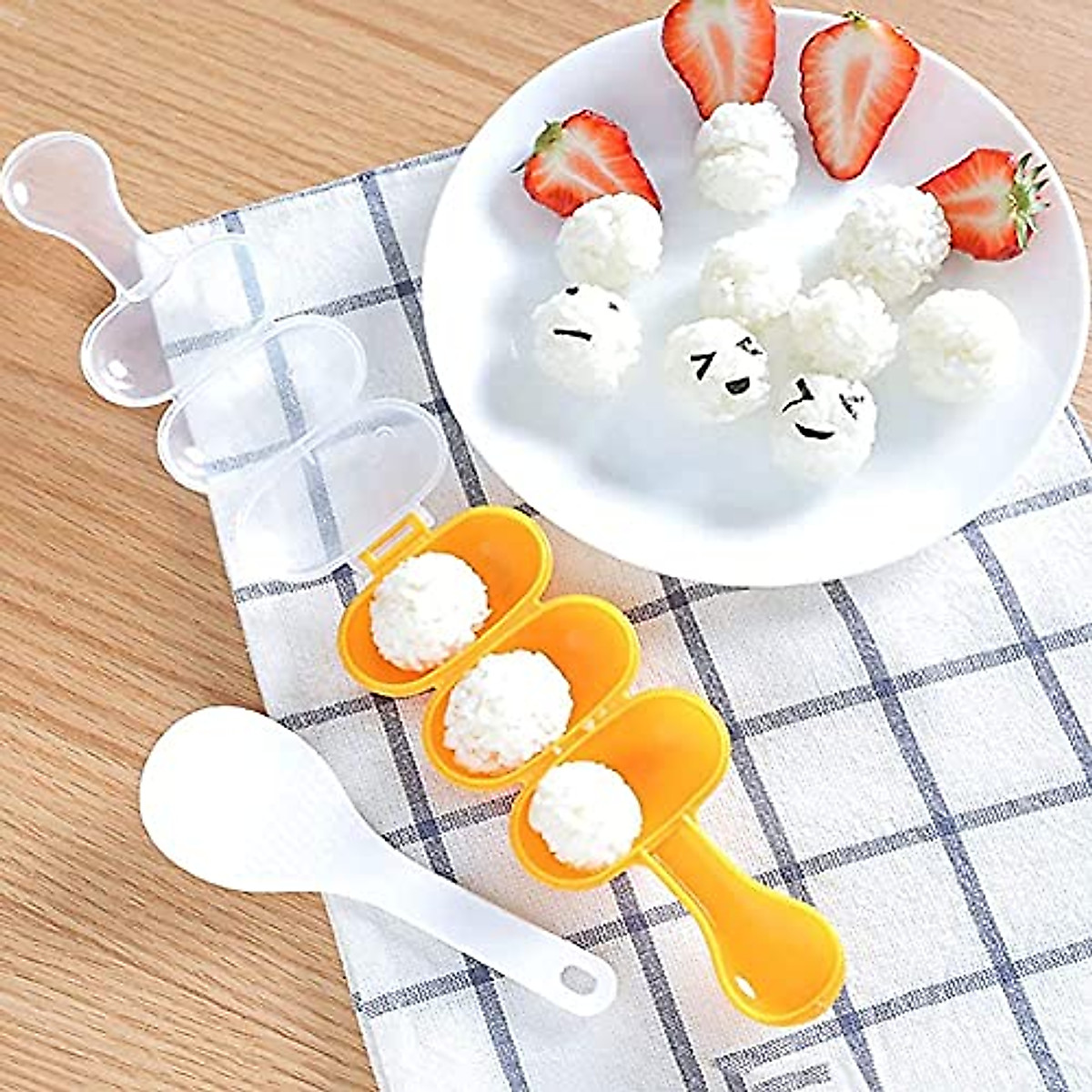 DZHT Rice Ball Molds, DIY Rice Baller Shakers Lunch Maker Mould, Onigiri Mold, Ball Shaped Kitchen Tools Food Decor for Kids, Rice Ball Mold Shaker Sushi Maker Mould with a Mini Rice Paddle (1 Set)