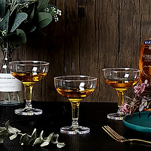 Set of 50 Champagne Glasses 5 oz Unbreakable Plastic Martini Glasses Disposable Wine Cups Stackable Stemmed Champagne Coupe Shatterproof Party Stem Cups for Wedding Birthday Home Bar Margarita