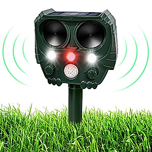 Ultrasonic Animal Repeller, Solar Animal Deterrent with Motion Sensor and Flashing Lights,Outdoor Waterproof Farm Garden Yard Repellent for Cat Rodent Squirrel Dog Rabbit Raccoon Skunk Fox Deer etc