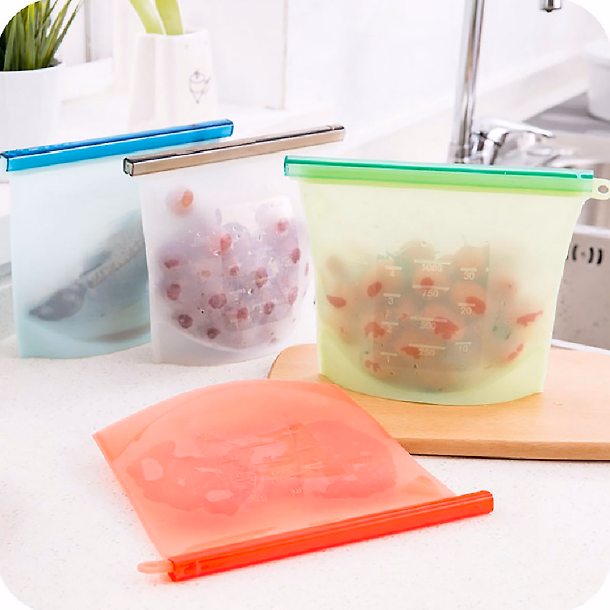 Reusable Silicone Food Storage Bags, WINDSIUUU 100% Silicone Food Grade Containers, Leakproof, Sandwich Snack Bags, Stand Up Zip Container for Soup and Leftovers, Dishwasher & Microwave Oven Safe-18OZ