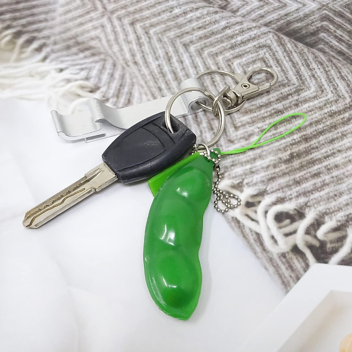 Honbay 6PCS Pea Pod Decompression Toy Squeeze Beans Peapod Fidget Toy Extrusion Edamame Pea Keychain Keyring Stress Relieving Keychain Toys
