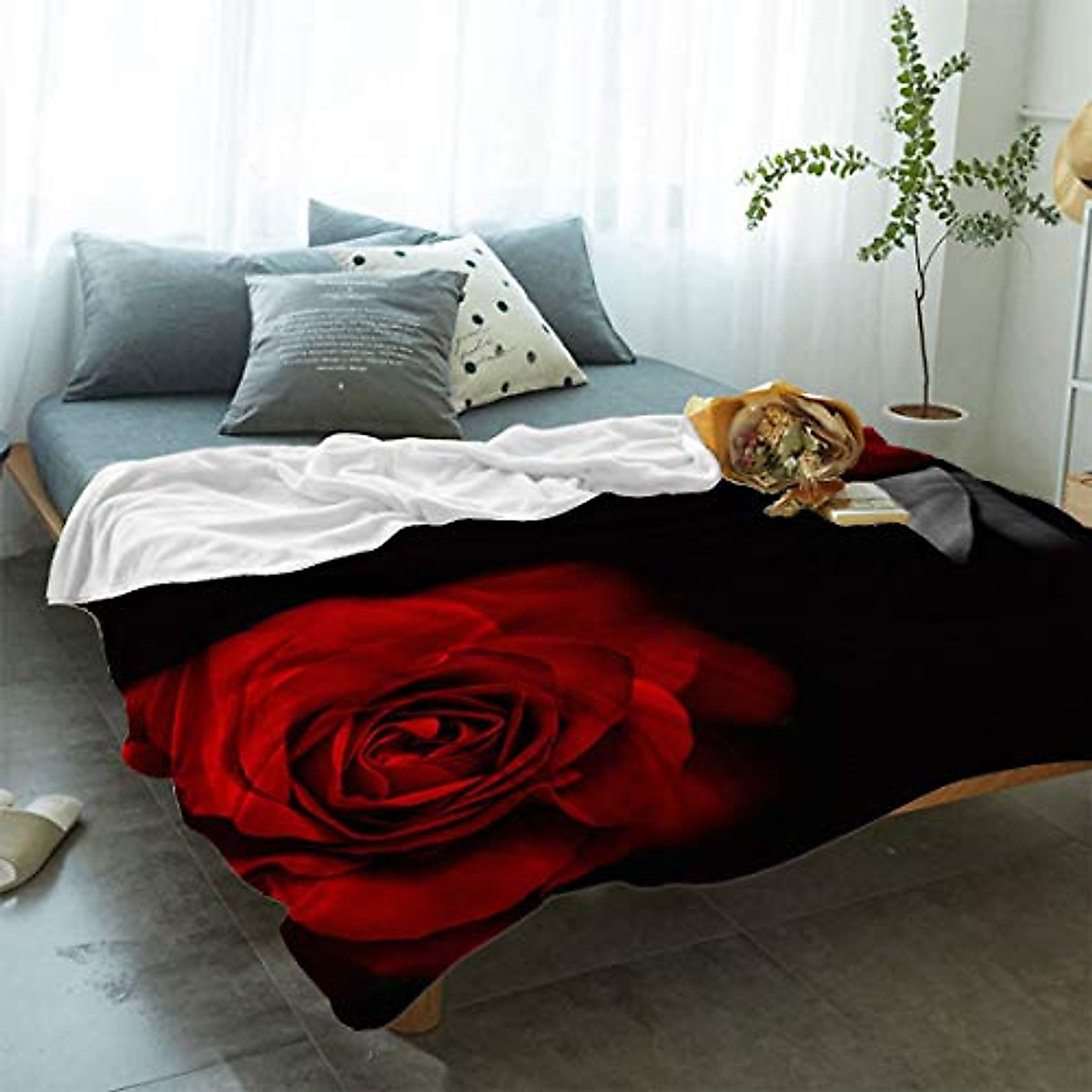 Flannel Fleece Blanket,Red 3D Rose Flower Pattern Black Cozy Plush Microfiber Throw Blankets-Lightweight Reversible Soft Warm Blanket,All Season Bed Blankets for Couch Sofa Throw 40x50 Inch