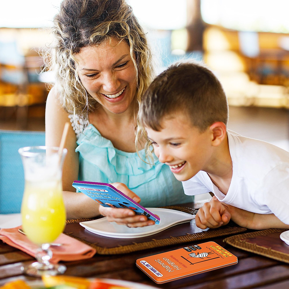 The Purple Cow Magnetic Game Box for Kids and Adults - Magnetic Dress Me Up - Ideal Games for travelling - On the go games - 100% Off Screen activity