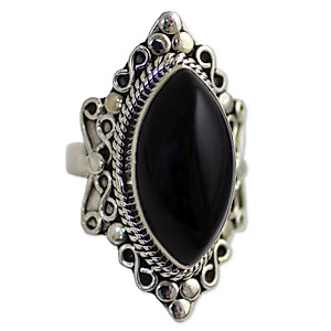 NOVICA Artisan Handmade Onyx Cocktail Ring Sterling Silver from India Black Birthstone [ring Front 1.3 in L x 0.8 in W x 0.4 in H Band Width 3 mm W] ' Lover' S Midnight Gaze'