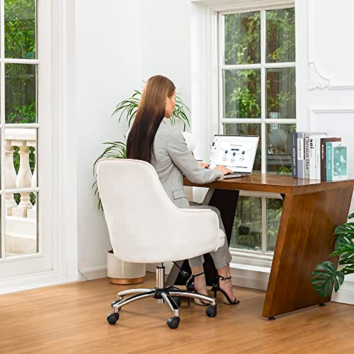 glitzhome Mid Century Office Desk Swivel Chair, Thick Velvet Task Chair, Adjustable Reception Chair, Low Back Rolling Armchair Modern Cute Vanity Desk Chair for Girls, for Living Room Bedroom, White