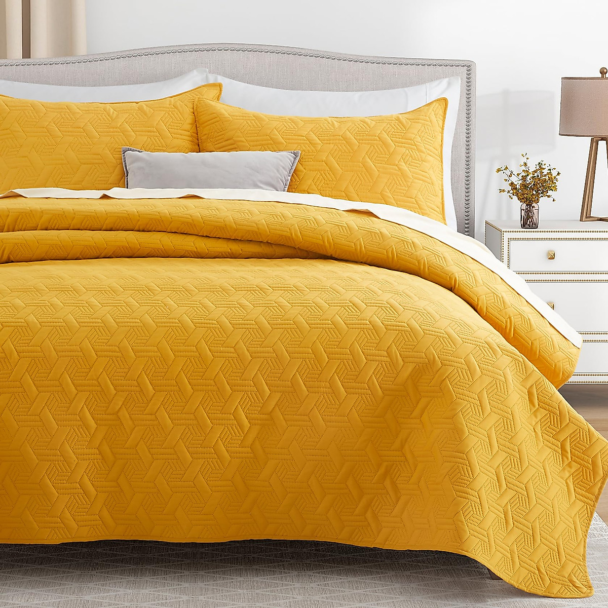 Lavsiry Mustard Yellow Quilt Full/Queen Size Bedding Set, Summer Thin Microfiber Quilted Bedspread & Coverlet, Soft Lightweight Comforter for All Seasons - 3 Piece(1 Quilt, 2 Pillow Shams)