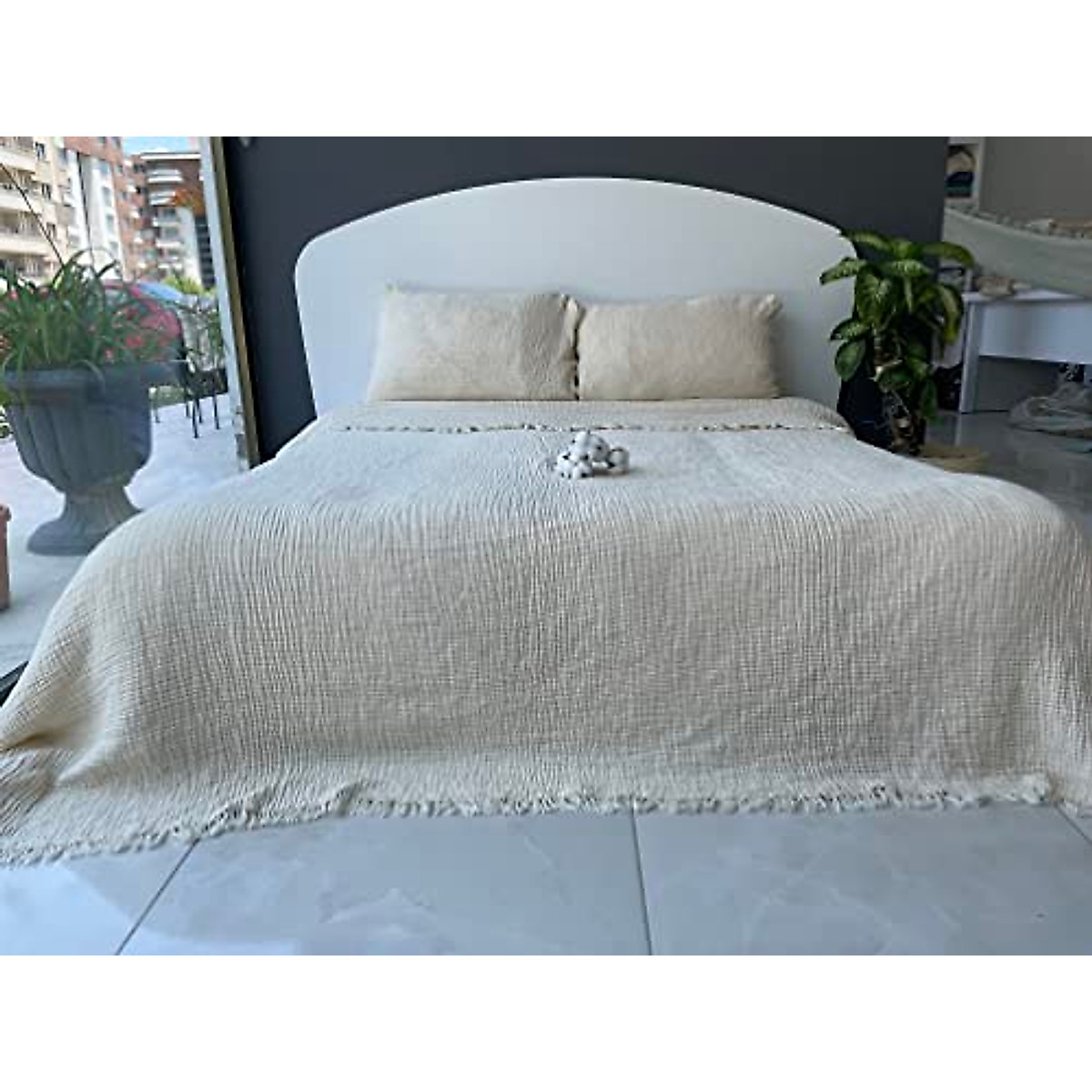 Muslin Blanket 100% Cotton, 4 Layers Bedspread, Soft Turkish Cotton Muslin Bed Cover, Reversible Coverlet, Ivory (King Size Two Pillowcase 20x36 (50x90cm))