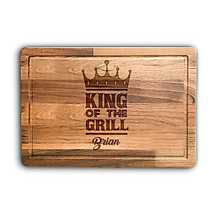 King of The Grill Cutting Board Gift for Father, Birthday Gift for Dad, Personalized Cutting Board Gift for Husband, Dad's Birthday Gifts, Anniversary, With Apron and Display Stand