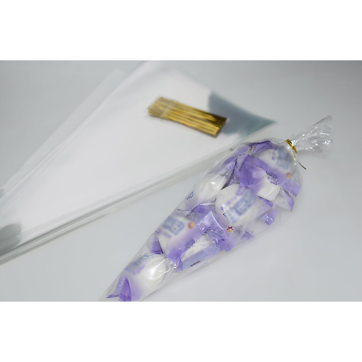 Hustar Cone Treat Bags, 7"x15" 100pcs Large Clear Cellophane Bags for Popcorn with 100pcs ties