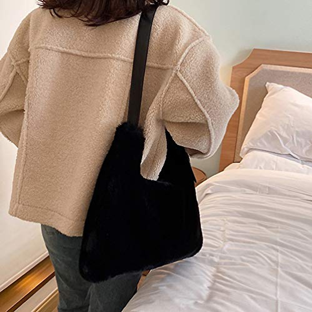 TENDYCOCO Crossbody Bag Faux Fur Shoulder Bag Fuzzy Tote Bag Hobo Bag Fluffy Purse Furry Handbag for Women