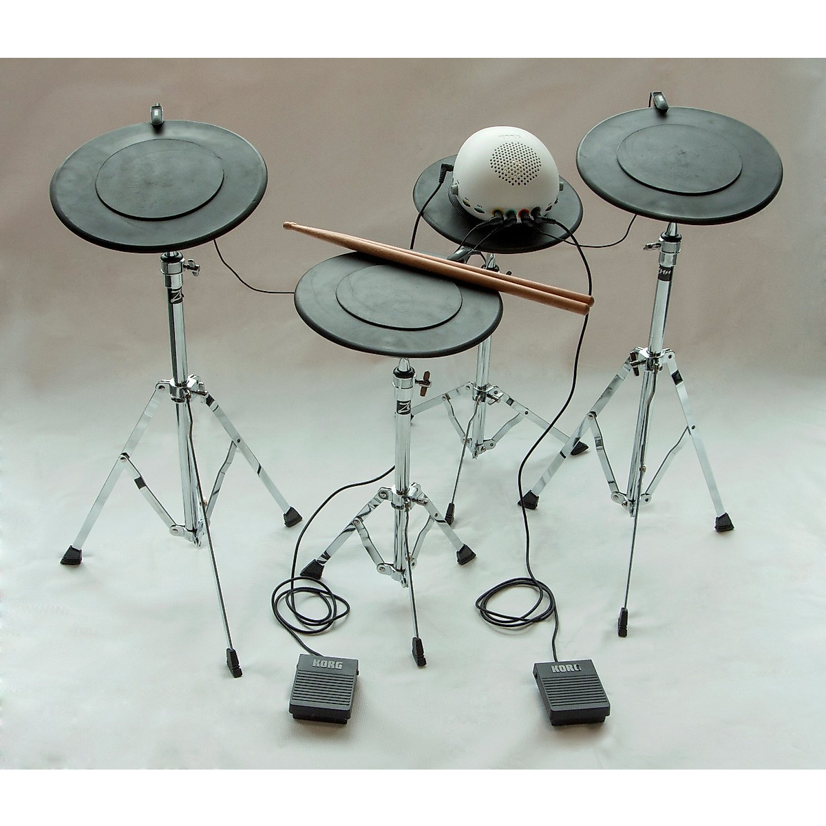 Korg CLIPHIT 1-Piece Drum Set in White