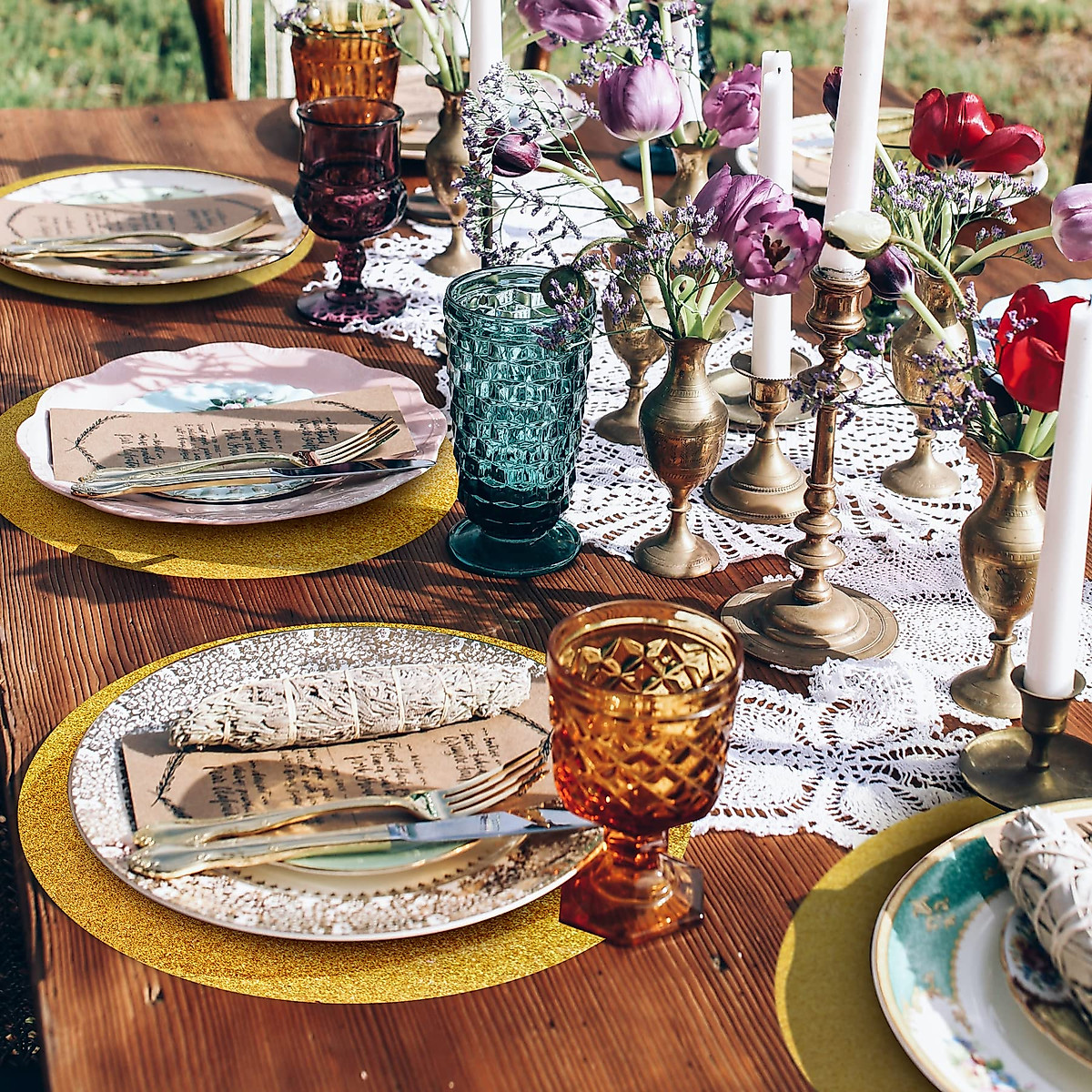 Datyiiha 50 Pieces Gold Glitter Paper Place Mats Sparkle Round Disposable Table Mats Golden Sequin Doilies Decorative Placemats for Wedding Banquet Party Home Dining Tableware