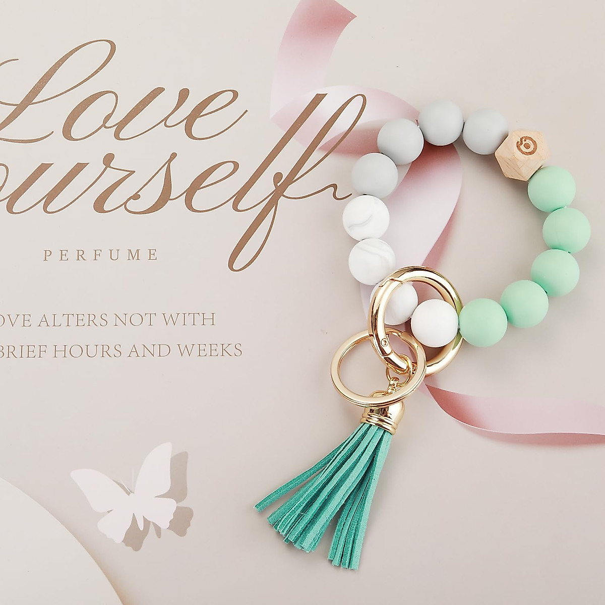 Coolcos Silicone Key Ring Bracelet for Women Portable Keychain Holder, Car Keychain Elastic Beaded Wristlet with Tassel (Mint Green)