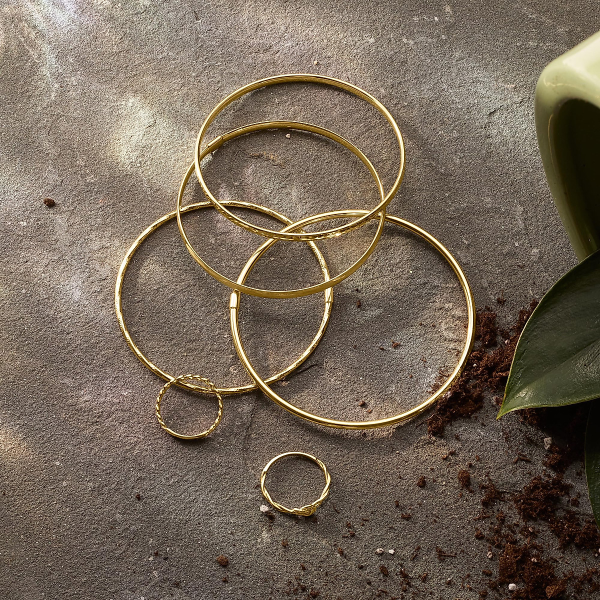 Canaria Italian 10kt Yellow Gold Brushed Bangle Bracelet. 7 inches