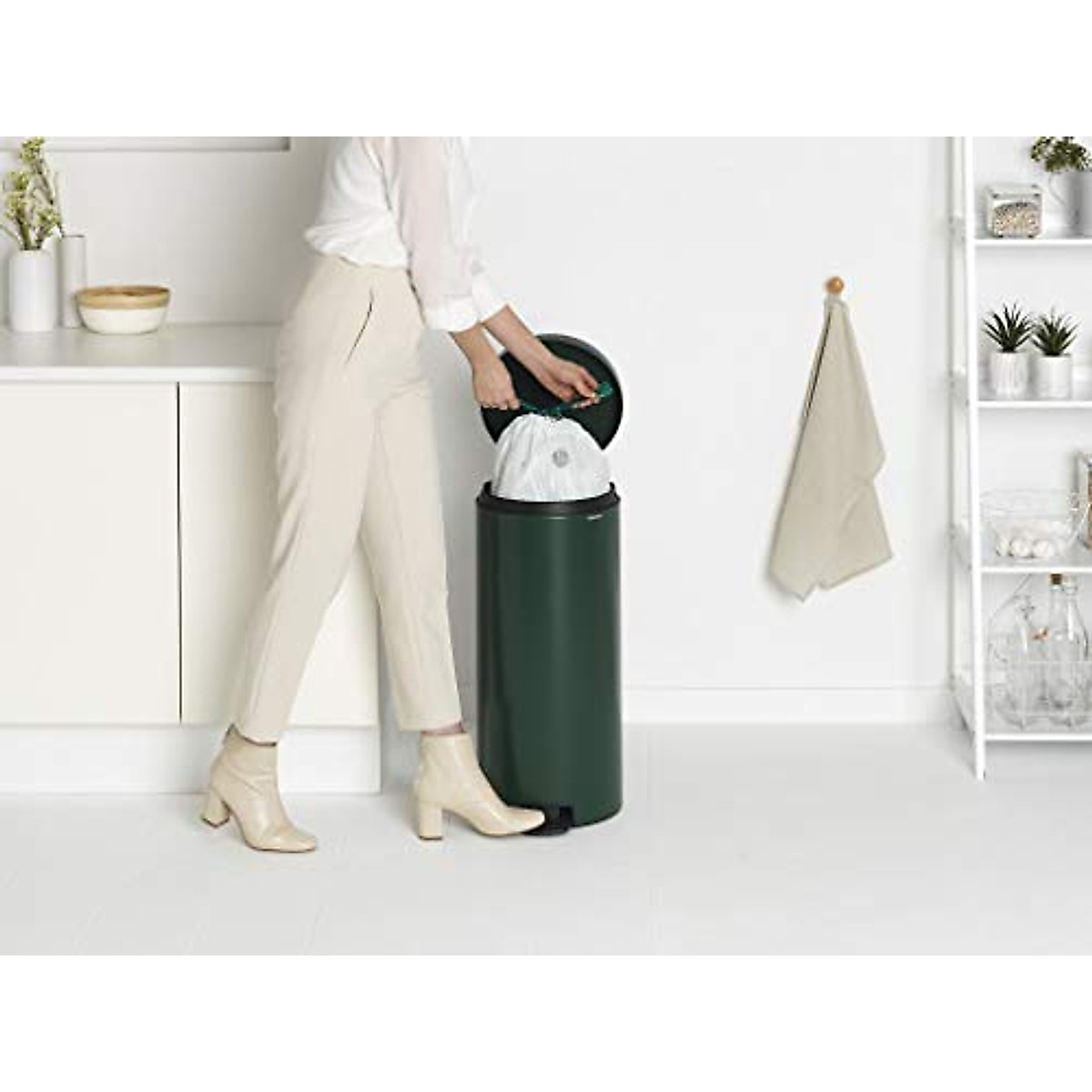 Brabantia New Icon Step Trash Can (8 Gal/Pine Green) Soft Closing Kitchen Garbage/Recycling Can with Removable Bucket