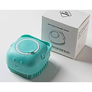 Bath brush for dogs or cats, with a shampoo dispenser tank, made of silicone, with soft bristles that provide a pleasant massage with deep cleaning for your pet