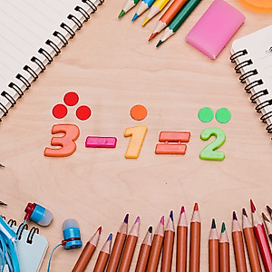 GSE Games & Sports Expert 1,000 Pieces 3/4-Inch Multi-Color Bingo Chips, High-Contrast Transparent Counting Chips for Bingo Games, Parties