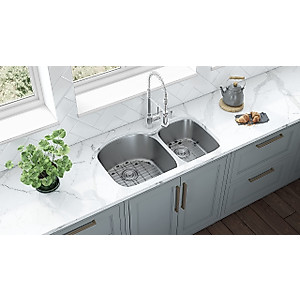 Ruvati 34-inch Undermount 60/40 Double Bowl 16 Gauge Stainless Steel Kitchen Sink - RVM4600