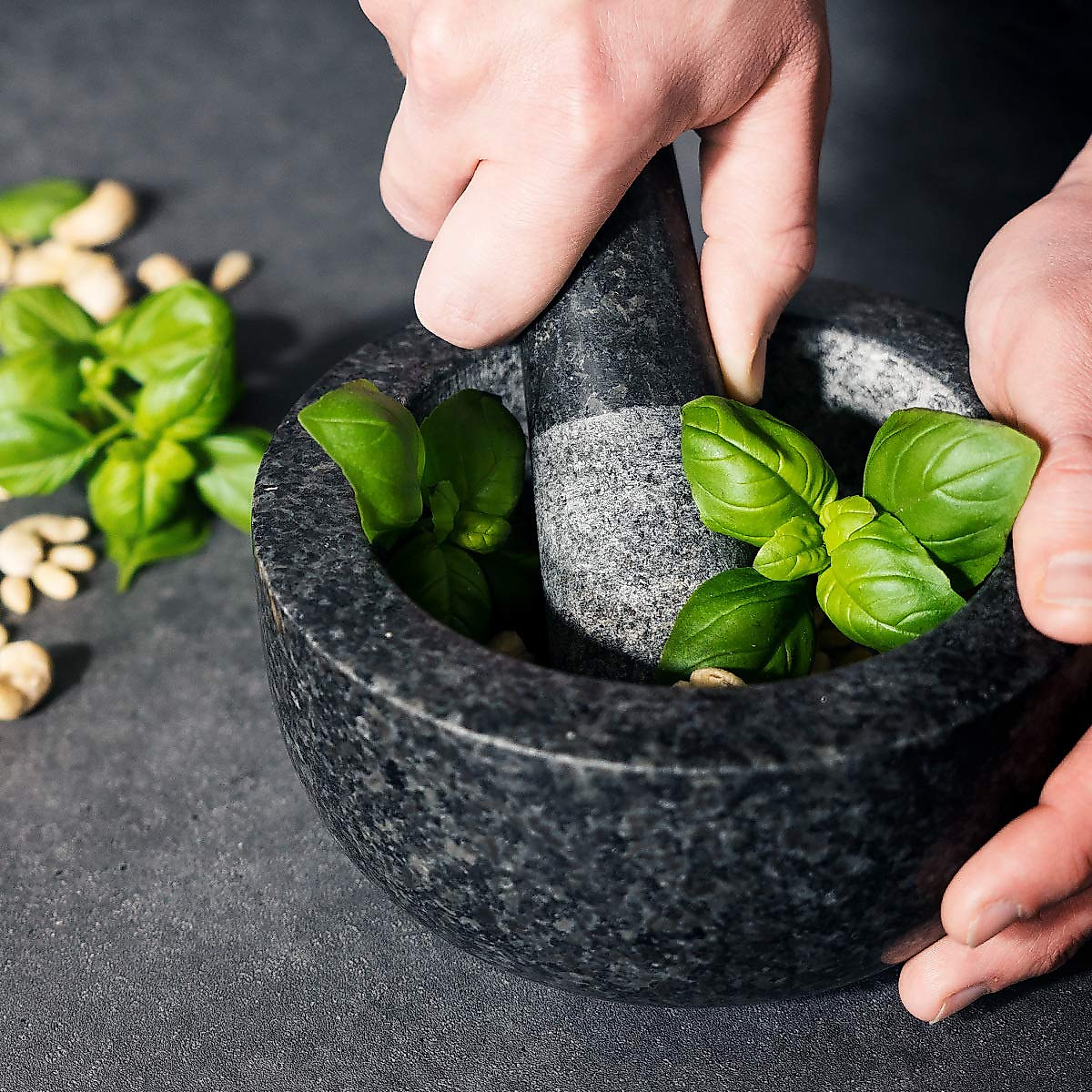 Navaris Mortar and Pestle Set - Large Natural Stone Granite Pestle and Mortar Bowl for Grinding Spice, Garlic, Nuts, Herbs, Pesto - 16cm Diameter