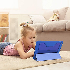 TopEsct Kids Case for iPad 9th/8th/7th Generation, Protective Case with Pencil Holder, Premium Silicone Shockproof Smart Cover Auto Wake/Sleep(Blue)