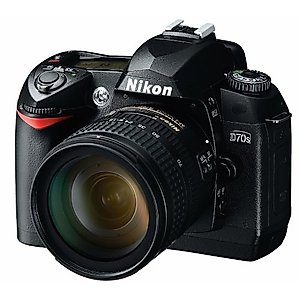 Nikon D70s with Nikon AF 28-80MM w/Bag