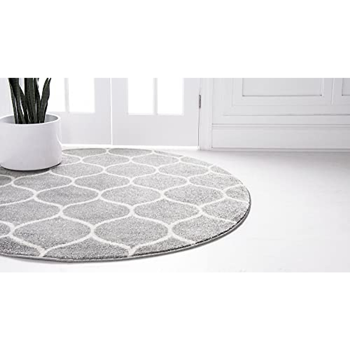 Rugs.com Lattice Frieze Collection Rug – 3' Round Light Gray Medium Rug Perfect for Kitchens, Dining Rooms