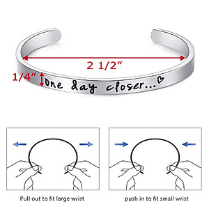 LParkin One Day Closer Bracelet Deployment Gift Military Jewelry Gifts for Wife Girlfriend Long Distance Relationship Jewelry