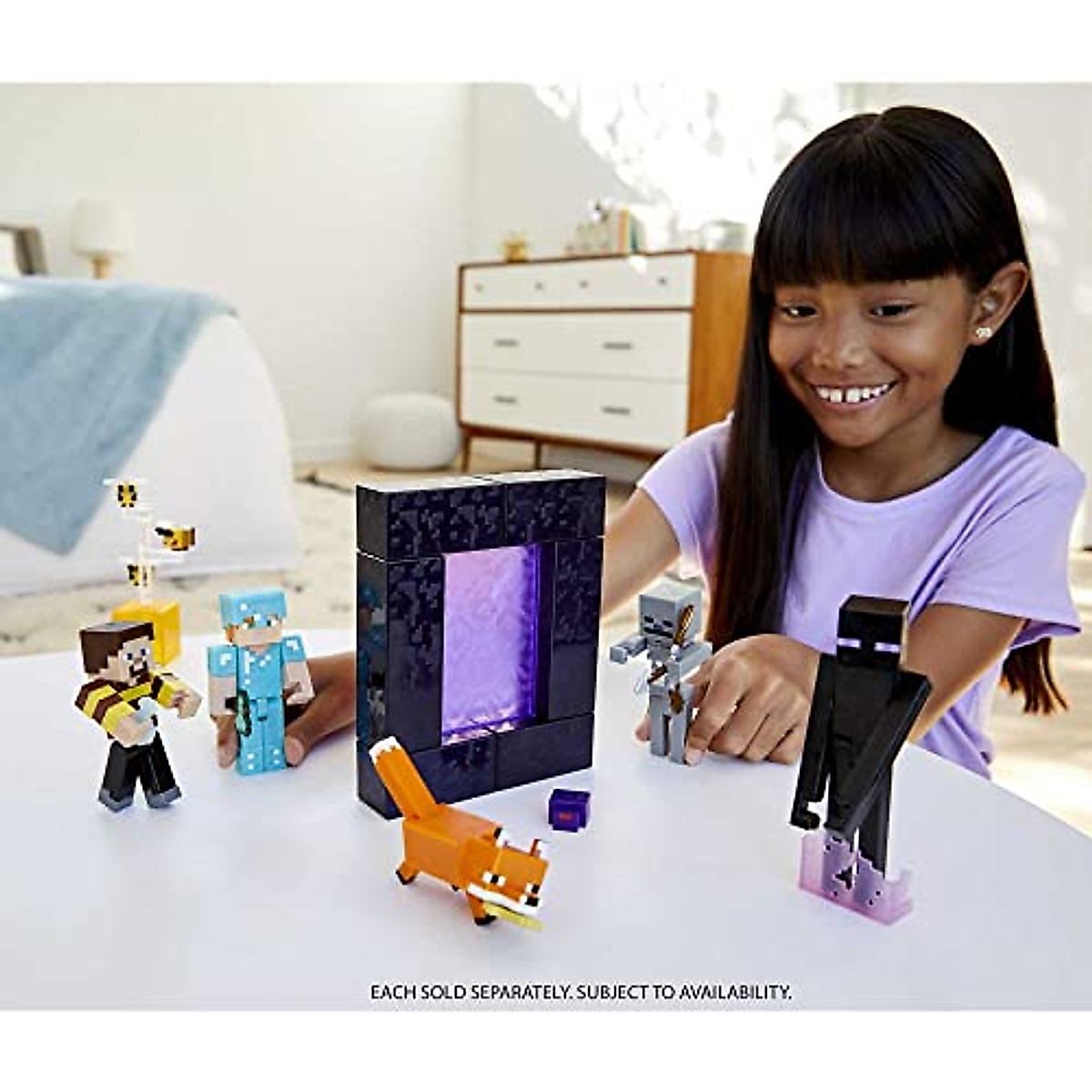 Mattel Minecraft Bees Action Figure, 3.25-in, with 1 Build-a-Portal Piece & 1 Accessory, Building Toy Inspired by Video Game, Collectible Gift for Fans & Kids Ages 6 Years & Older