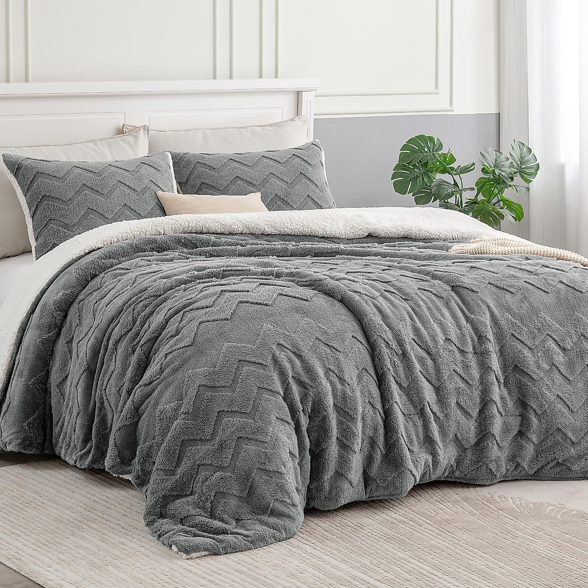 BEDELITE Fluffy Twin Comforter Set - Super Soft Sherpa Grey Comforter for Twin Size Bed, Luxury Warm Bedding Set for Winter, Fuzzy Bed Set 2 piece (1 Comforter, 1 Pillowcase)