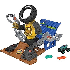 Hot Wheels Monster Trucks Arena Smashers Mega-Wrex vs. Crushzilla Takedown with 1:64 Scale Mega-Wrex Toy Truck and 6 Crushable Cars