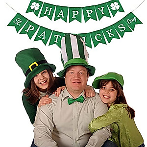 Cmaone St Patrick's Day Banner Lucky Banner with Shamrock Garland Happy St Patrick's Day Decorations Banner Irish Green Clover Party Supplies Hanging Decorations for Home, Party, Bar