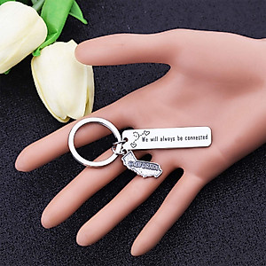 bobauna USA State Map Keychain Long Distance Relationship Gift For Family Best Friends (connected California keychain)