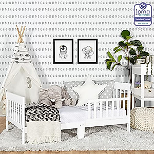 Dream On Me Finn Toddler Bed in White, Greenguard Gold and JPMA Certified, Non-Toxic Finish, Made of Sustainable New Zealand Pinewood, Wooden Nursery Furniture